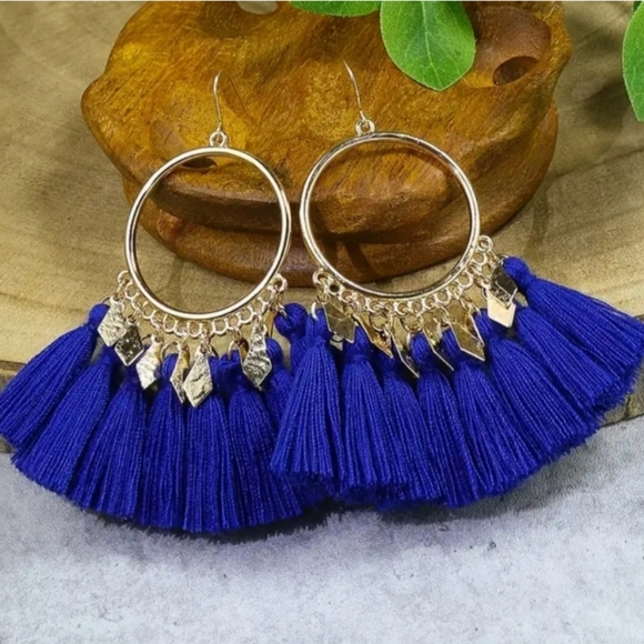 Jewelry | New Green Stringy Diamond Shape Character Loop Earrings ...